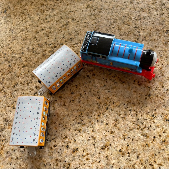 Thomas & Friends | Toys | Thomas The Tank Engine Trackmaster Annie ...
